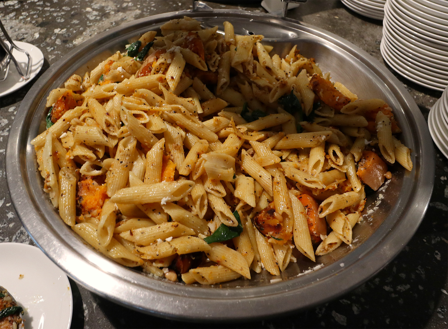 Review: Qantas Singapore Business Lounge | Mainly Miles