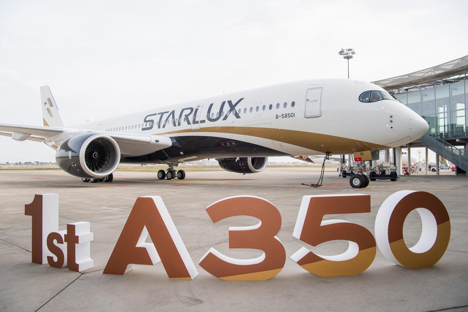 Starlux reveals new A350 long-haul First and Business Class cabins ...