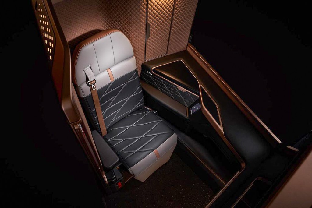 Starlux bringing its new A350 cabins to Singapore, including First ...