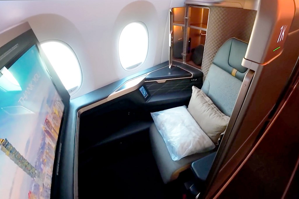 Starlux launching Airbus A350 First Class to Los Angeles on 26 April ...