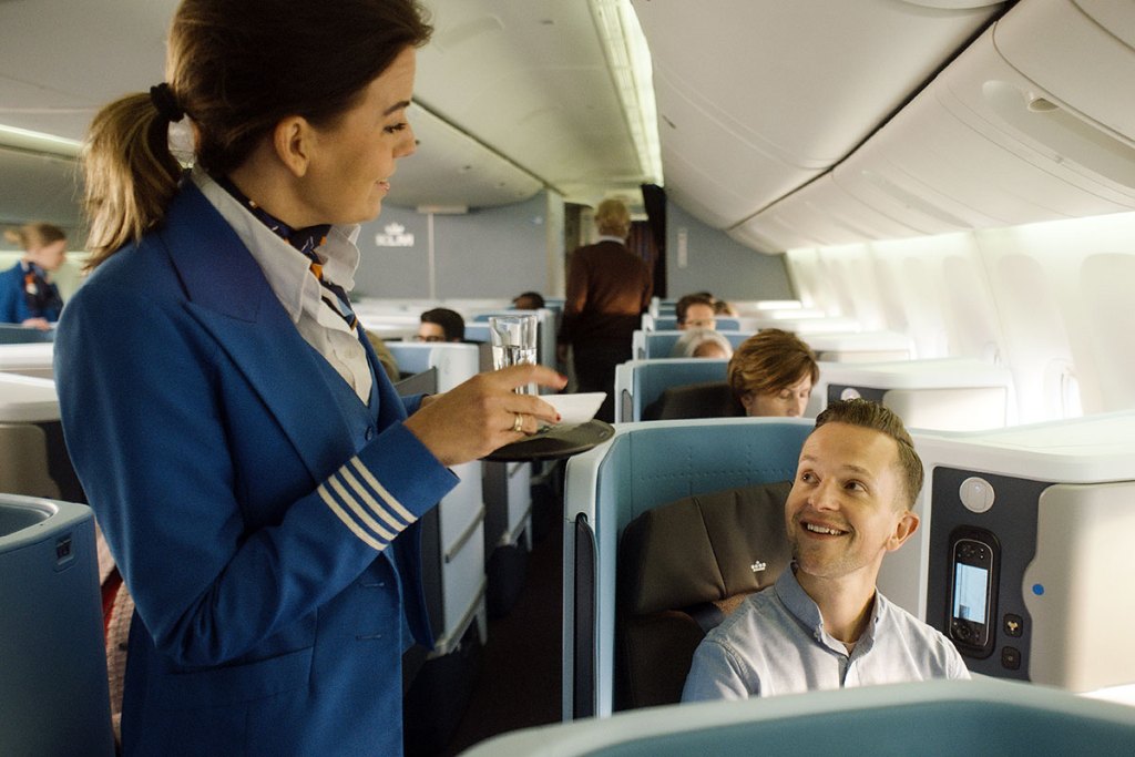 KLM reveals new closed-door Business Class seats for its Singapore ...