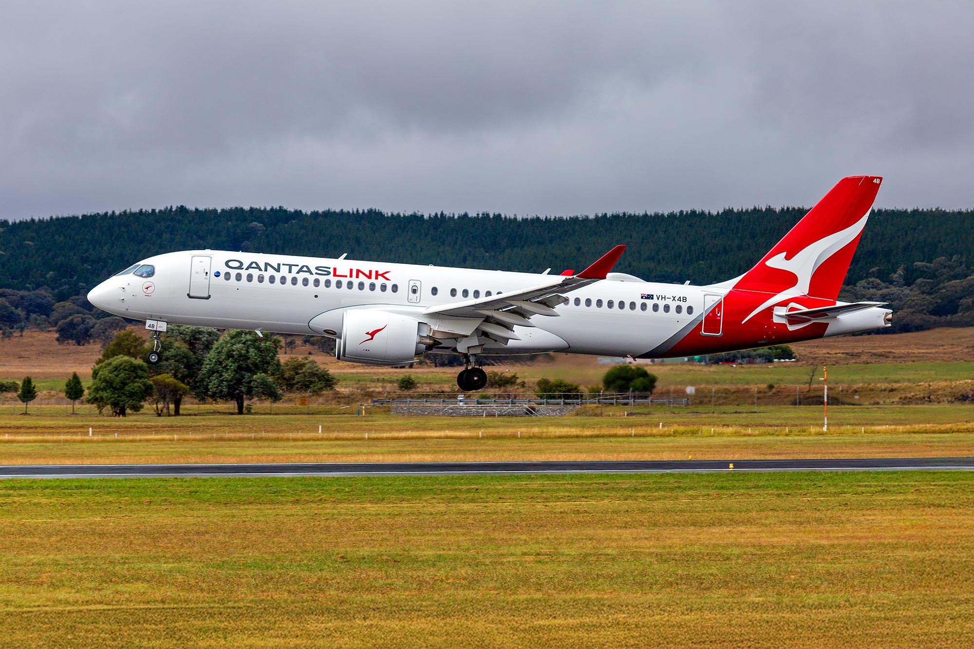 Qantas delays Airbus A220 launch on Singapore - Darwin route - Mainly Miles