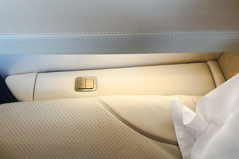 Review: Emirates' new Boeing 777 Business Class - no more middle seat ...