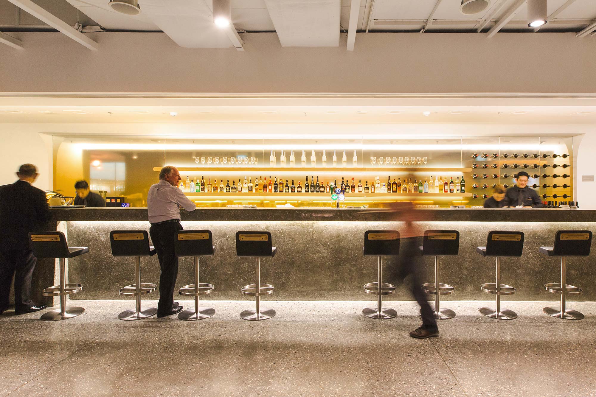 Qantas Singapore Business Lounge now opens every morning - Mainly Miles